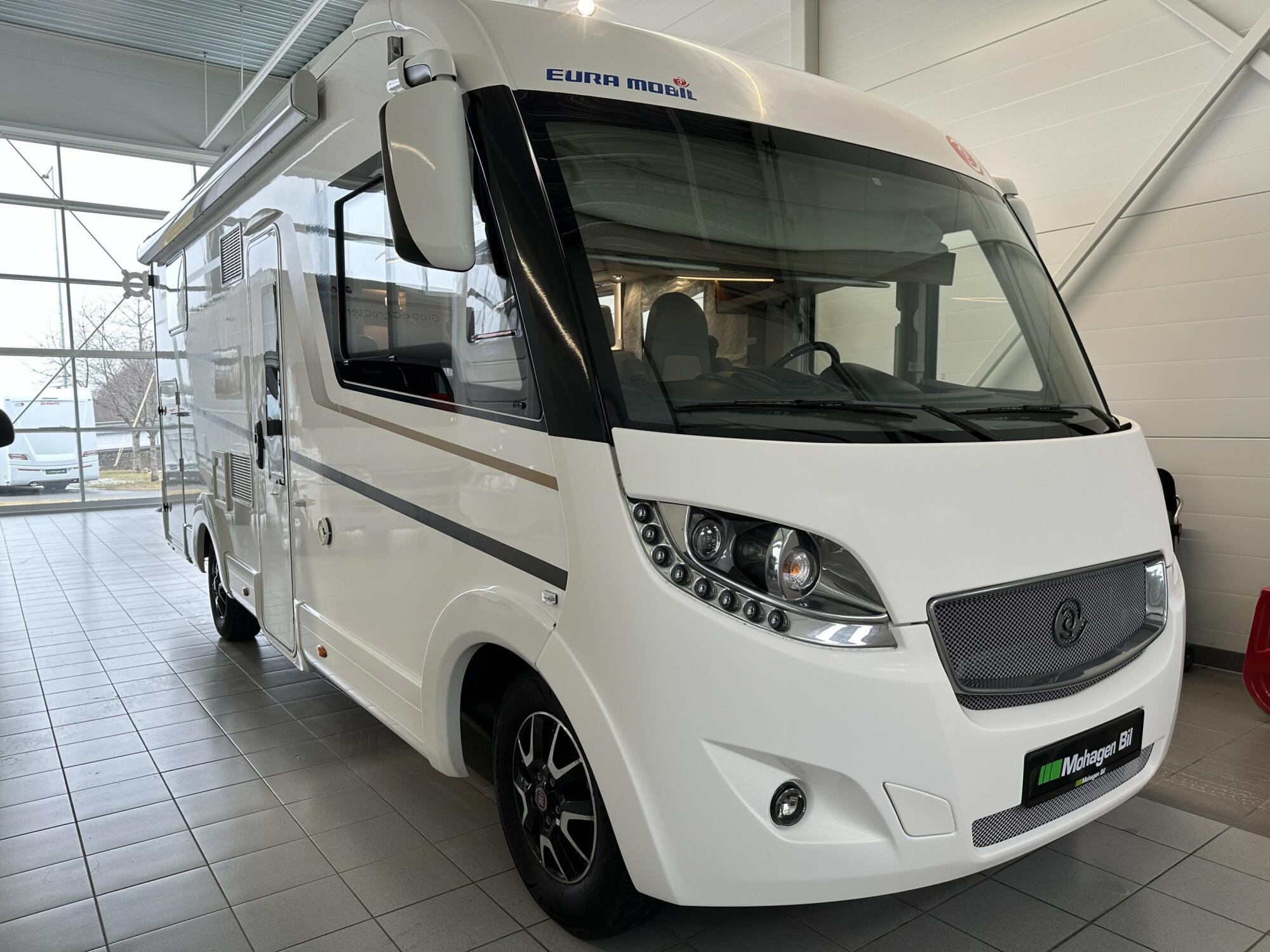 Eura Mobil Integra line 695 QB Automat 150HK - Bobiler - Mohagen Bil