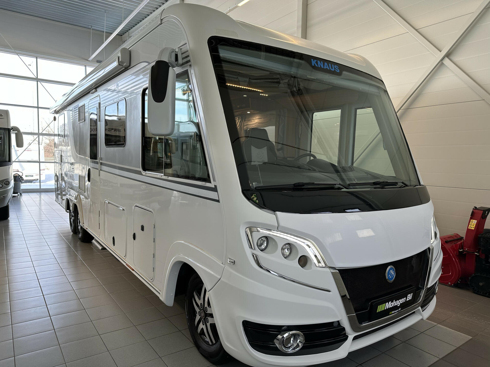 Knaus SUN I 900 LX 177HK Automat - Bobiler - Mohagen Bil